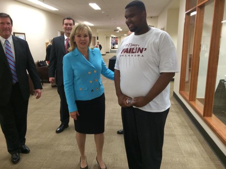 These pics of Mary Fallin with some dude wearing a "Mary Failin'" T ...
