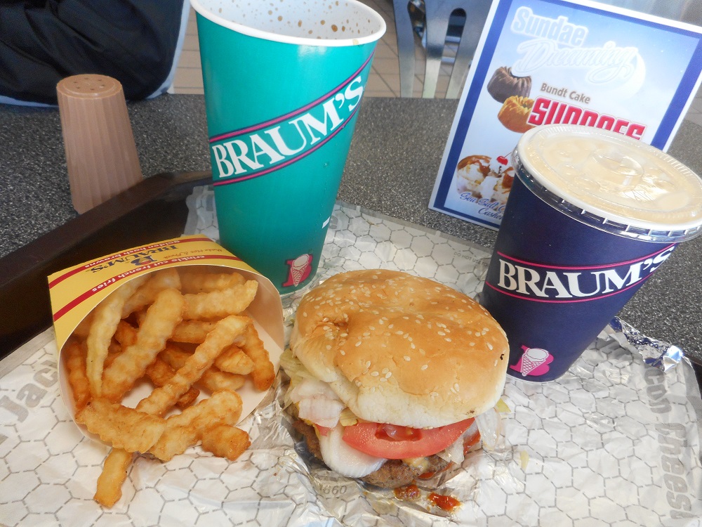 TLO Restaurant Review: Braum’s Ice Cream & Hamburgers - The Lost Ogle