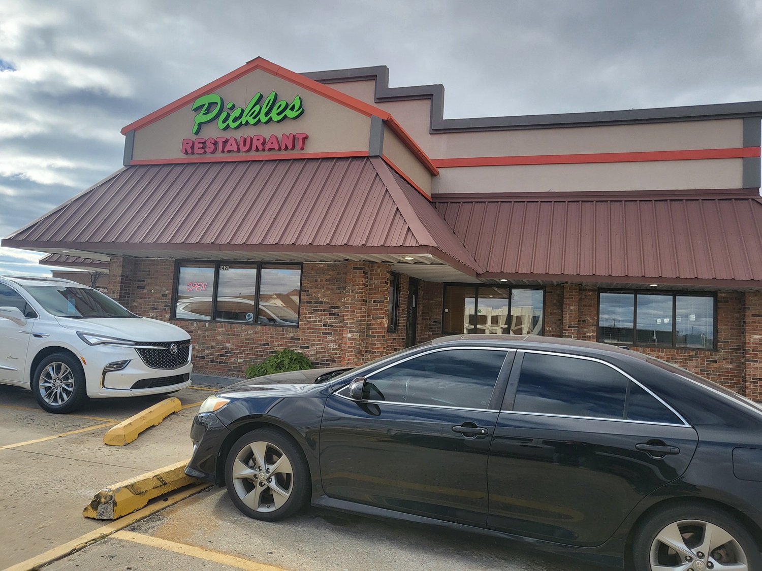 TLO Restaurant Review: Pickles Restaurant - The Lost Ogle