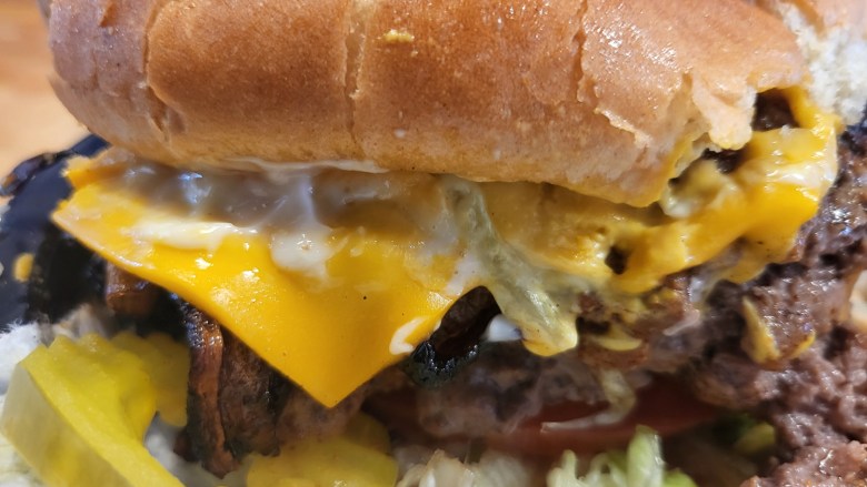 A Return to Geronimo’s and the Best Damn Burger in OKC - The Lost Ogle