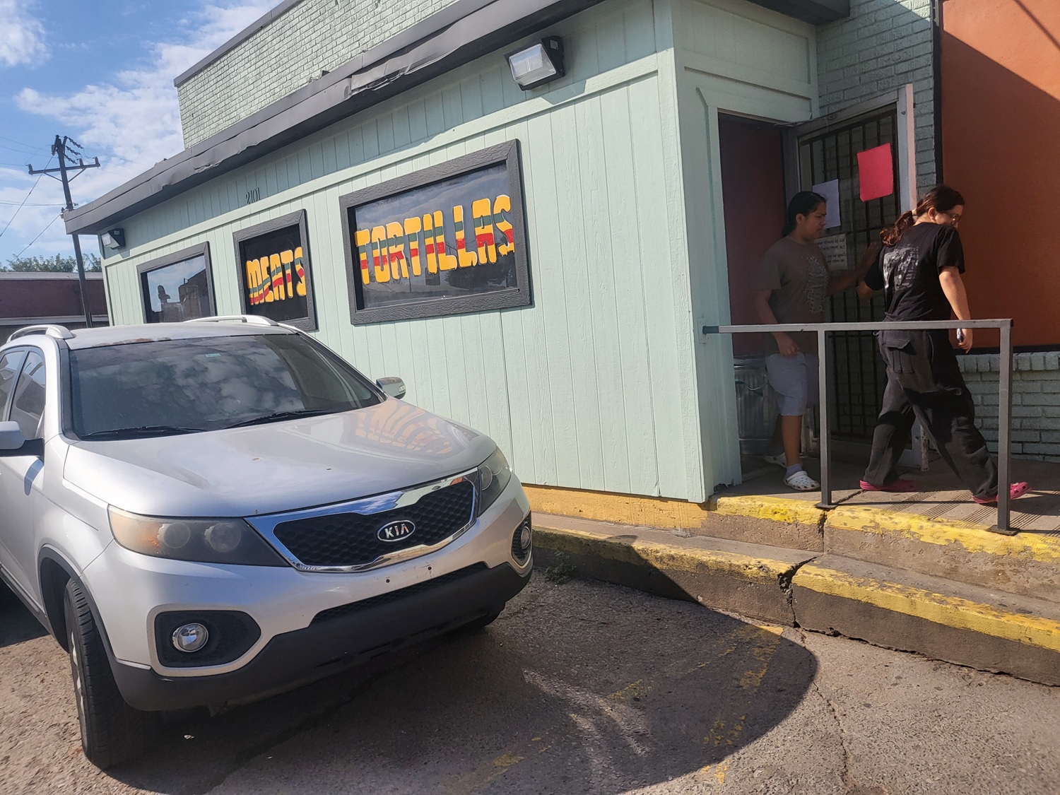 Coach Pat Jones Out at The Sports Animal... - The Lost Ogle