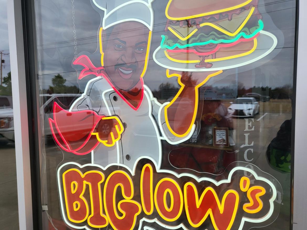 Behold the Beef: The Giant Tastes of Biglow’s Burgers - The Lost Ogle